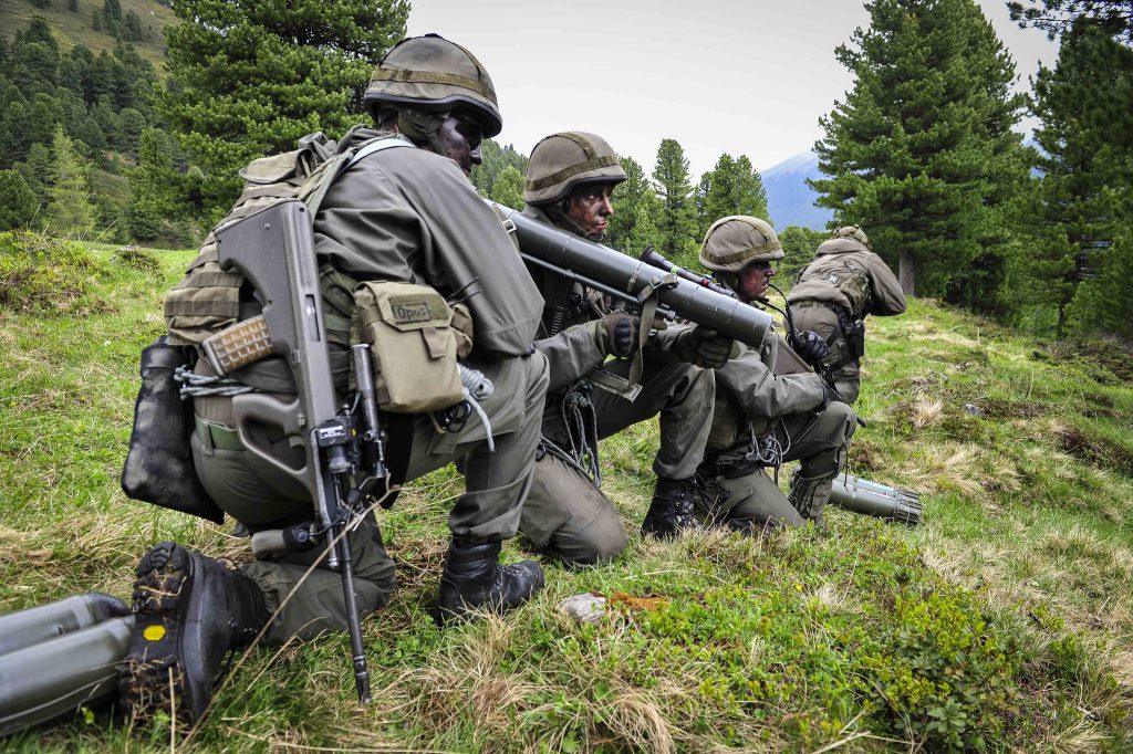 Next-Gen Steyrs: L9-A2 MF and AUG A3 M1 - Strikehold.net