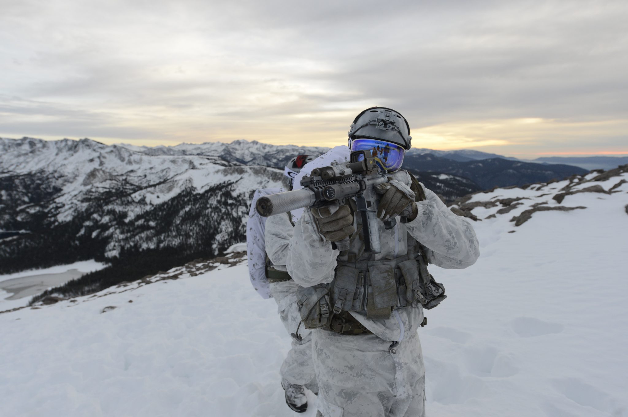 US Army Tests Snow Camo Overwhites - Strikehold.net
